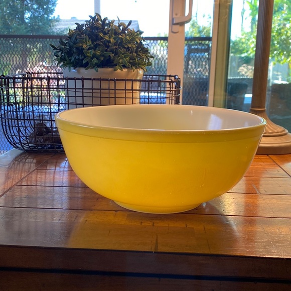 Pyrex | Dining | Vintage Large Yellow Pyrex | Poshmark